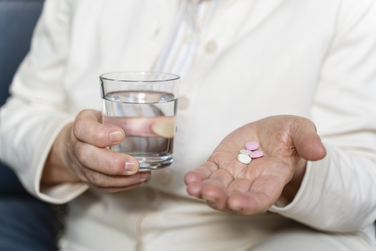 Medication Management for Seniors: The Role of Automatic Pill ...